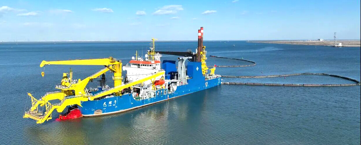 Delivery of 28’’ Floating Discharge Hoses for Port Dredging Project